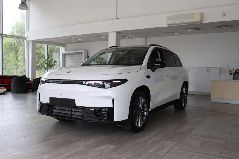 Leapmotor C10 REEV Design dojezd až 974 km - Auto Tichý